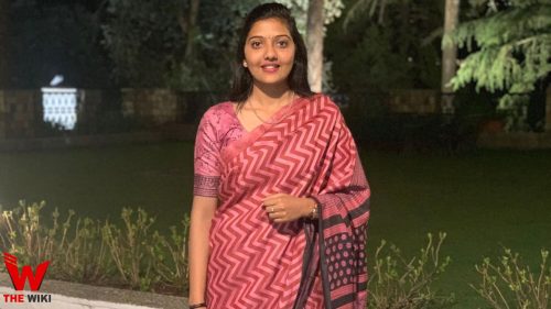 Srushti Deshmukh (IAS) Wiki, Age, Husband, Family, Education, Salary ...